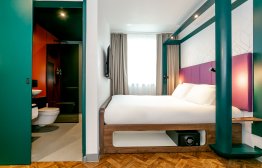 YOTEL Manchester Deansgate | Manchester City Centre Hotel | Affordable ...