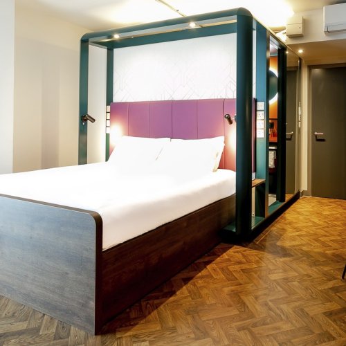 YOTEL Manchester Deansgate | Manchester City Centre Hotel