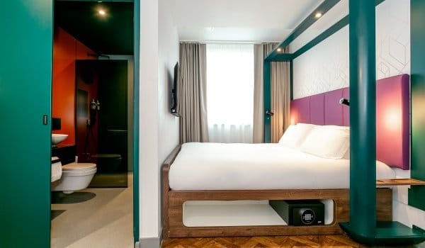 YOTEL Manchester Deansgate | Manchester City Centre Hotel